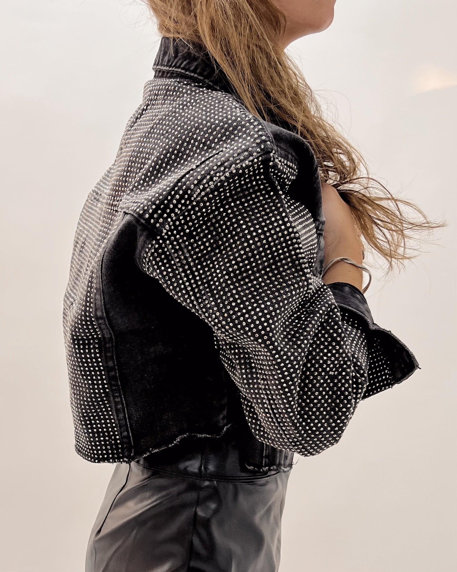 Sofia Brillos – Olivia Basics